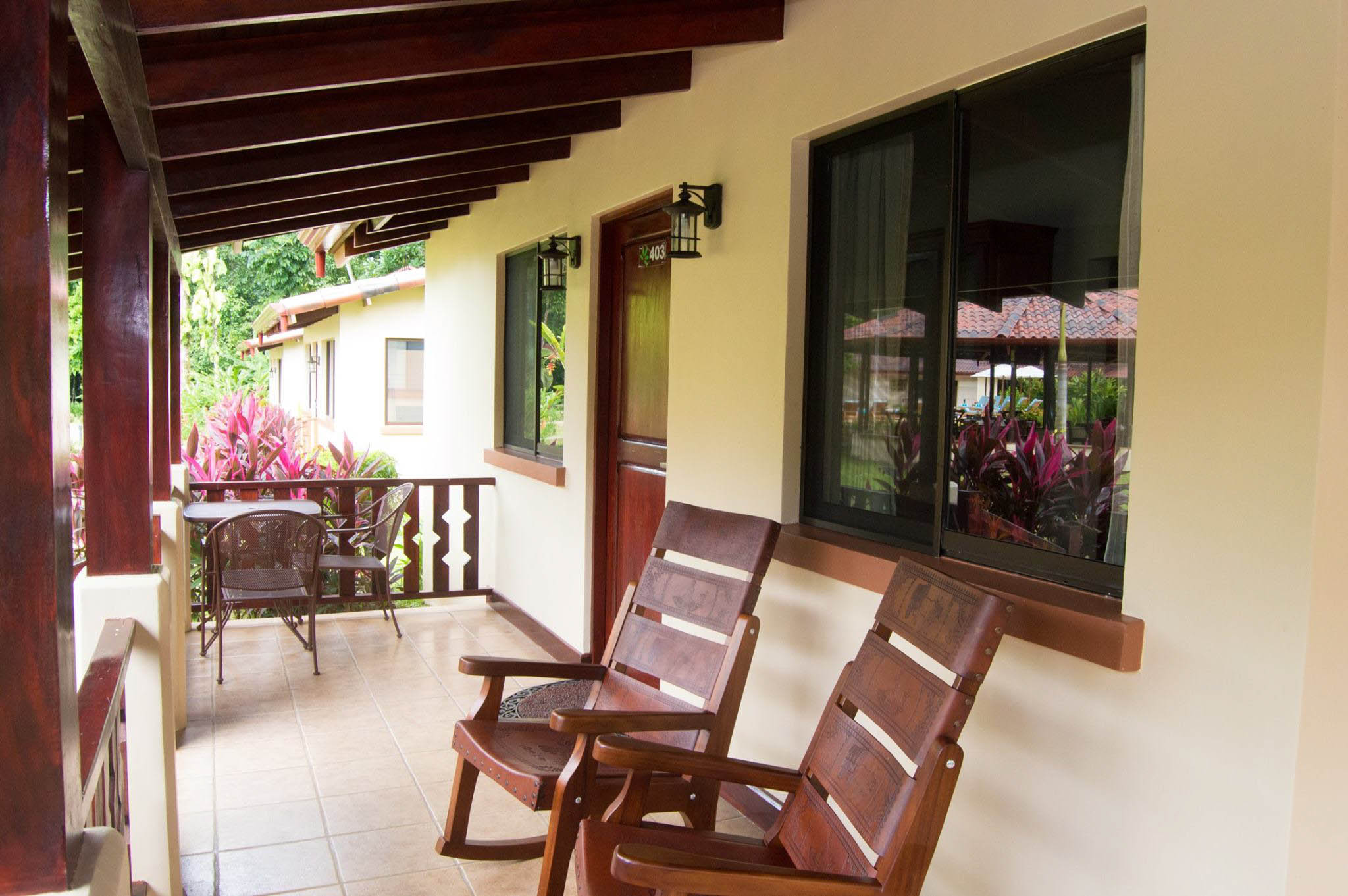 La Foresta Nature Resort: Lujo & Naturaleza en Costa Rica 🌺